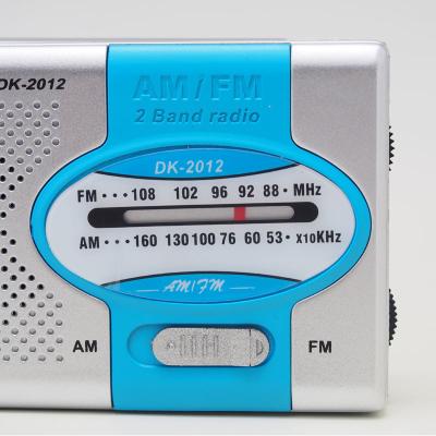 Cina Situazioni di emergenza Radio stereo portatile AM FM Supporto per cuffie Frequenza di ascolto FM88-108MHz AM530-1600KHz in vendita
