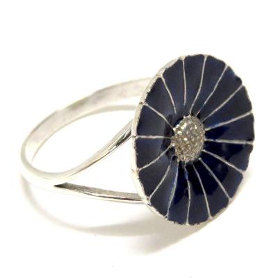 China Custom Yellow Gold Enamel Fashion Jewelry Rings With Flower Daisy for sale