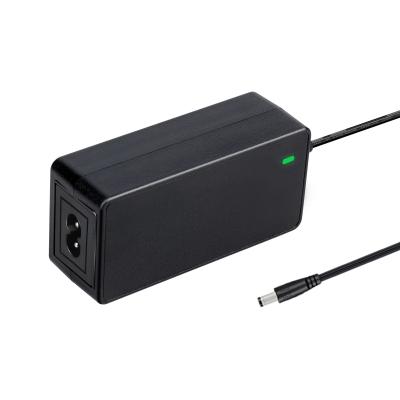 China Roteadores sem fio 12V 10A Adaptador de alimentação internacional 3 pin 12.5A Fase única 60Hz à venda