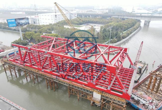 Evercross steel bridge installation example