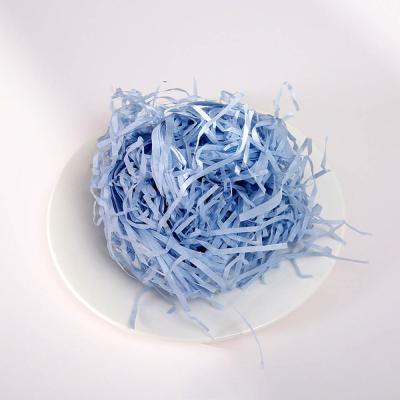 Cina Carta tagliuzzata colore riciclabile della piega 2mm per i contenitori di regalo in vendita