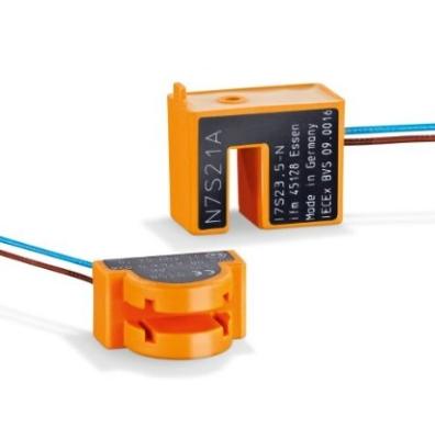 China IFM Dual Inductive Sensor For Valve Actuators IN0117 IND2004DAROA/SL/LS-500 RT for sale