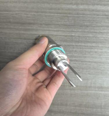 China Interruptor de detección de nivel Liquiphant FTL31 de Endress+Hauser con 20-253V CA/CC de 2 hilos -40°C a 150°C de temperatura de proceso y >0.7g/cm³ de densidad mínima en venta