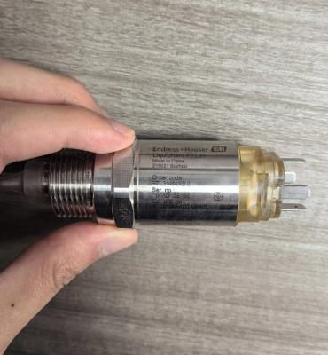 China Interruptor de detección de nivel Liquiphant FTL31 de Endress+Hauser con 20-253V CA/CC de 2 hilos -40°C a 150°C de temperatura de proceso y >0.7g/cm³ de densidad mínima en venta