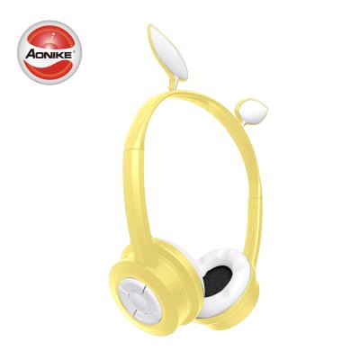 Cina Nuova cuffia avricolare di annullamento di rumore del LED Bluetooth Cat Ear Wireless Headsets Foldable con il Mic in vendita