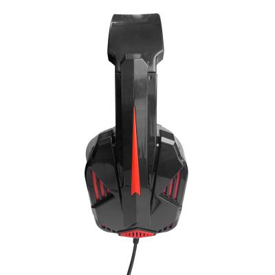 Cina Usb stereo delle cuffie di gioco di 3.5mm sopra la cuffia avricolare del computer metallica orecchio per il pc ps4 del xbox con la cuffia di gioco della luce di rgb in vendita