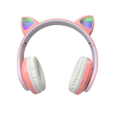 Cina Bluetooth pieghevole variopinto LED Cat Ear Headset For Younger in vendita