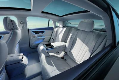 Cina EQE 350 Mercedes Benz Veicolo elettrico 5 posti Auto elettrica ad alte prestazioni 180km/h in vendita