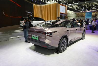 Cina BZ3 Toyota Electric Car FWD Sedan Tipo Con Disegno di Griglia in vendita
