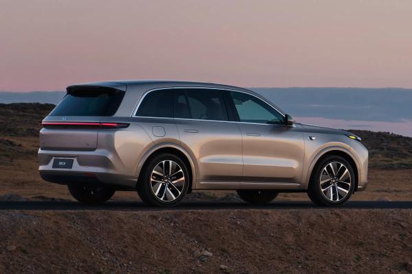 Quality High Performance Lixiang Electric Car Sedan Type Luxury Electric Vehicle Extended Range for sale