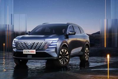 Cina 200km/H Mid Size Changan Petrol Car Gasoline Energy Type Changan CS75 Plus in vendita