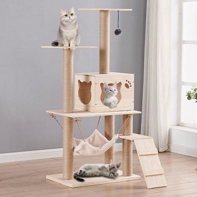 China Voordeelrijke multifunctionele houten kat klimboom met aanpasbaar ontwerp en krabbelende post toren platform Te koop