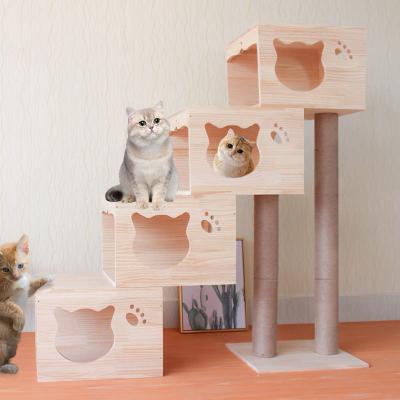China Voordeelrijke multifunctionele houten kat klimboom met aanpasbaar ontwerp en krabbelende post toren platform Te koop
