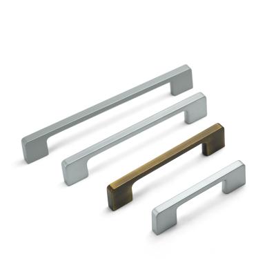 China Modern Kitchen Silver Drawer Handles Zinc Knobs for Furniture Cabinet c Handles for sale