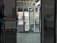 Vidrio templado Puertas correderas de patio modernas Grill de aluminio Puertas y ventanas correderas