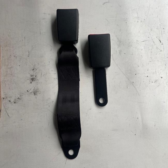 Universal 2-point retractable seat belt for buses