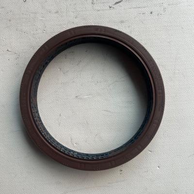 China Fluororubber Second Shaft Oil Seal for Fast Gear Transmissions with Temperature Range -26℃ to 204℃ and GL-5 Grade Gear Oil Compatibility for sale