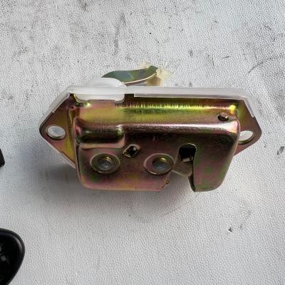 Cina Serratura posteriore premium per bagagliaio per Toyota Coaster con forza di bloccaggio statico ≥ 5000N e intervallo di temperatura da -40℃ a 85℃ per una facile installazione in vendita