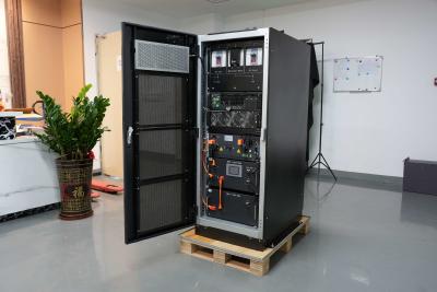 Cina 200KVA online UPS a bassa frequenza modulare un gruppo di continuità di 3 fasi in vendita