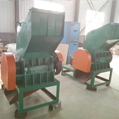 China SWP Plastic Crusher Machine 400kg/h PP Crusher Machine 11kw Green for sale