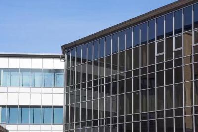 中国 音絶と省エネの機能を持つカスタマイズ可能なガラスカーテンウォール 販売のため