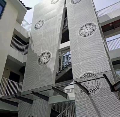 Cina Muro di cortina di alluminio rettangolare con colori personalizzabili Resistenza alle intemperie Design moderno in vendita