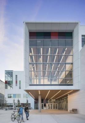 中国 オーダーメイド ガラスカーテン ウォール 熱隔熱とアルミ色 現代の美学 販売のため