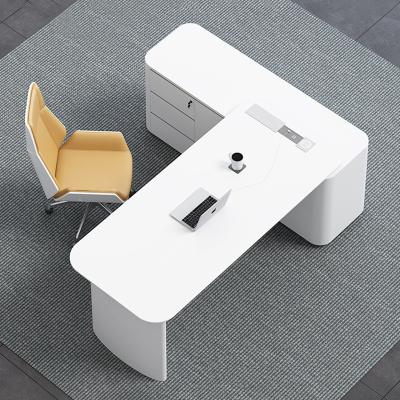 Cina Progettazione MDF Materiale Vernice da forno scrivania esecutiva a forma di L per ufficio e sedia del CEO in vendita