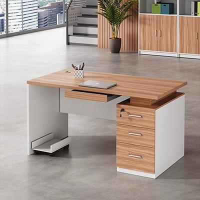 Cina Desktop Computer Office Combinazione di scrivania e sedia per una semplice stazione di lavoro di scrittura moderna in vendita