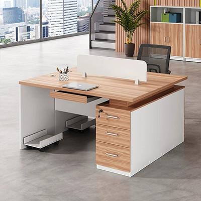 Cina Desktop Computer Office Combinazione di scrivania e sedia per una semplice stazione di lavoro di scrittura moderna in vendita