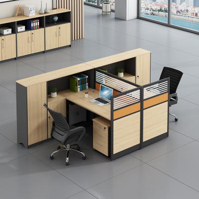 Cina Combinazione di mobili da ufficio scrivania doppia scrivania per computer scrivania e sedia con design moderno in vendita