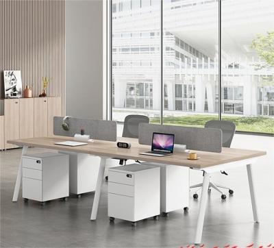 China Kantoormeubilair combinatie eenvoudig Moderne 4 6 Kunstmatige stoel Tafel Schermkaartstoel Te koop