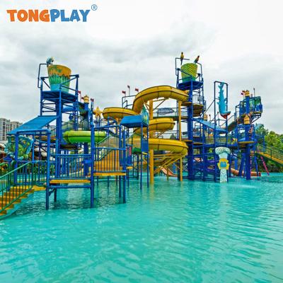 Cina Combinato in un unico set completo personalizzato di attrezzature divertenti per bambini per divertimenti acquatici Parco acquatico esterno Parco giochi d'acqua in vendita