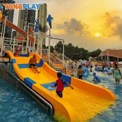 China Amusement Play Aqua Theme Park Water Playground Fiberglass Swimming Pool Slide Curved Water Slide for sale
