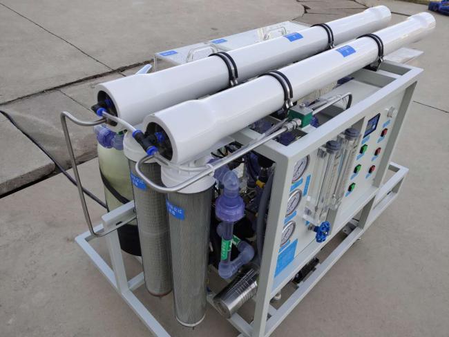 Portable seawater desalination equipment for marine and island use