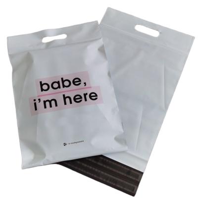 China Customized Compostable Mailing Bag 100% Biodegradable Mailers Waterproof With Flexiloop Handle for sale