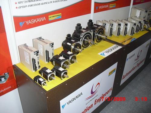 Metal Industrial Servo Motor 750W Three Phase 3000-6000r / Min SGMJV-04ADE6E 4