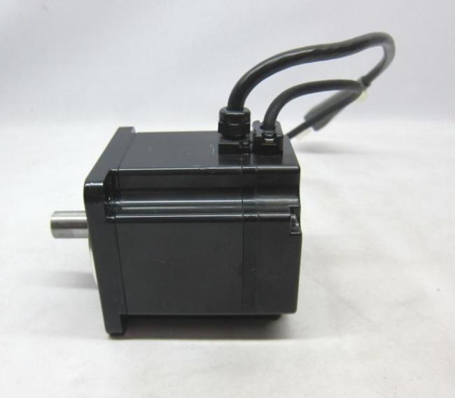 Sigma 2 Series Industrial Servo Motor Black Color SGMPH 04A1A AD21 3
