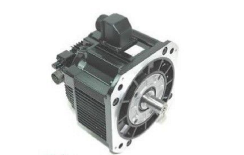 SGMDH-32A2A-YR51 AC Industrial Servo Motor 15.3Nm 20.9A 3200W Power 0
