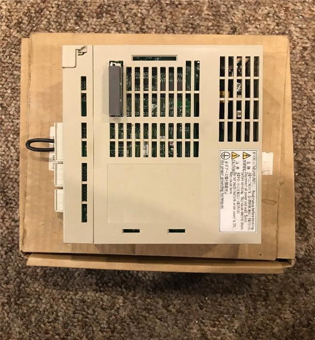 Yaskawa Sigma 2 (Σ-II Series) Servopack Industrial Servo Drives SGDH-02AE Output 0-300Hz 1