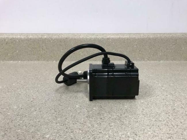 Sgmph-01b1e4cd Yaskawa Servo Drive 100v 100w Original New 3 Working Days Delivery 0