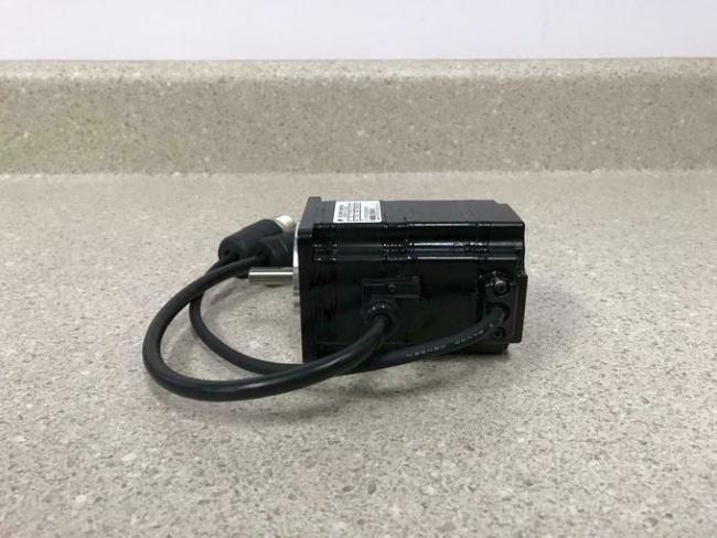 Sgmph-01b1e4cd Yaskawa Servo Drive 100v 100w Original New 3 Working Days Delivery 2