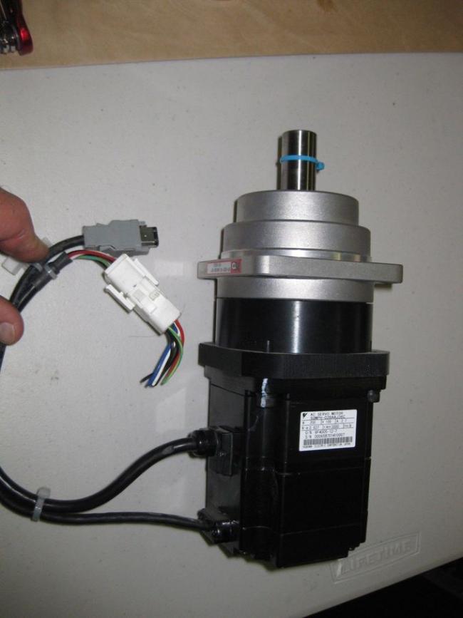 SGMPH-02BAAJ36C Yaskawa Servo Drive 100v 200w Original New 3 Working Days Delivery 2