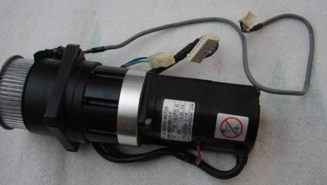 Industrial Servo Motor Yaskawa SGM Series 50W 200V AC SERVO MOTOR SGM-A5A3SU11 0