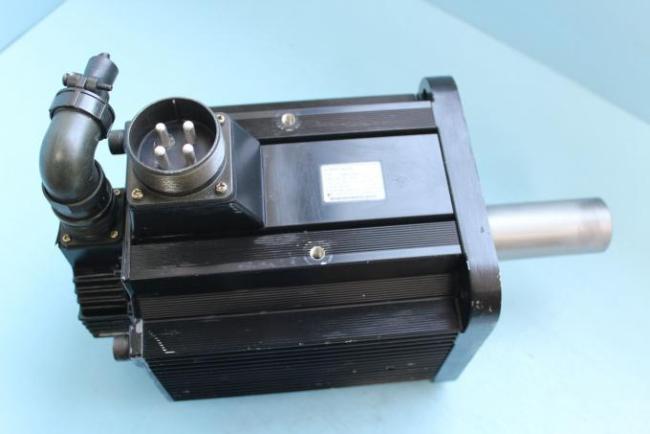 New Yaskawa AC Servo Motor 42.1A 1500RMP SGMG-55A2A Industrial Servo Motor 0