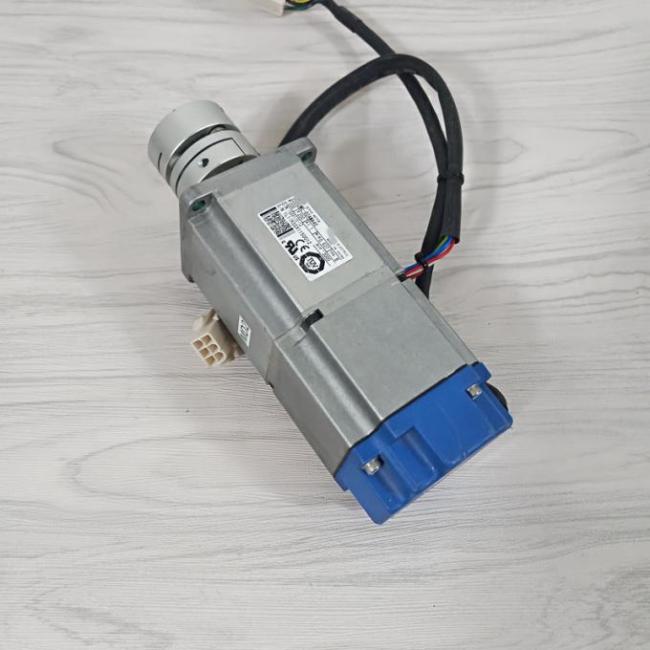 New 1PC Yaskawa Electric 3000r/min NEW ORIGINAL SERVO MOTOR 100W SJME-01AMC41-OY 0