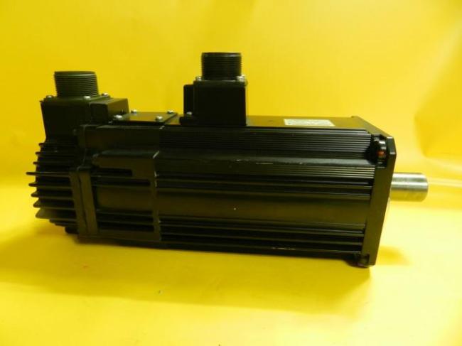 1pcs Industrial Yaskawa ELECTRIC 2.5KW 3000rpm SGMSS-25ACA2C SERVO MOTOR 0