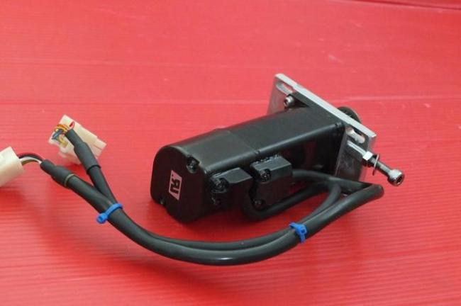 YASKAWA Industrial 3000r/min 0.91A SGMAH Sigma II Japan 100W SGMAH-01A1A-HL11 0