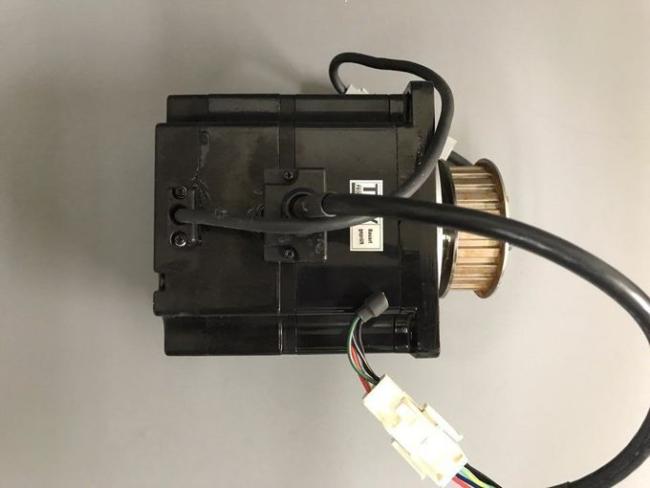 SGMPH-08AAA2B SGMPH-04AAE4SD Yaskawa Servo Drive Original New 3 Working Days Delivery 2