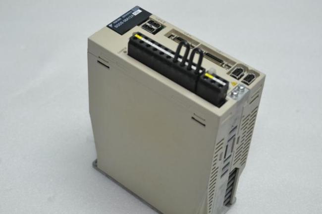 Yaskawa Sgma 3 Series 3 Phase Servo Motor Driver Mechatrolink SGDS-08A12AY562 2
